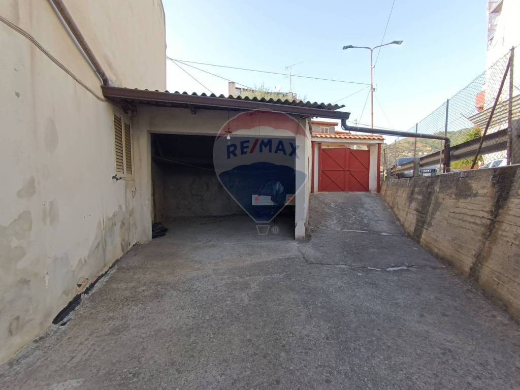 Casa Indipendente in vendita a Santa Teresa di Riva