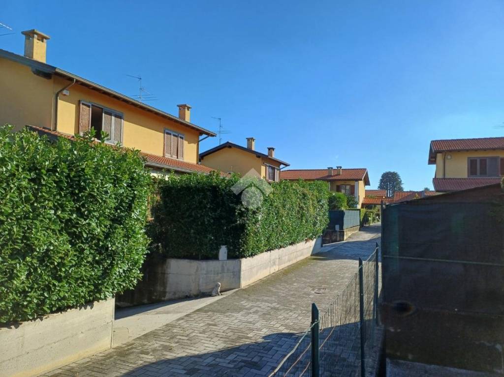 Appartamento in vendita a Robbiate via del campo, 5