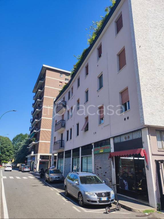 Appartamento in in vendita da privato a Cologno Monzese via Camillo Benso di Cavour, 21