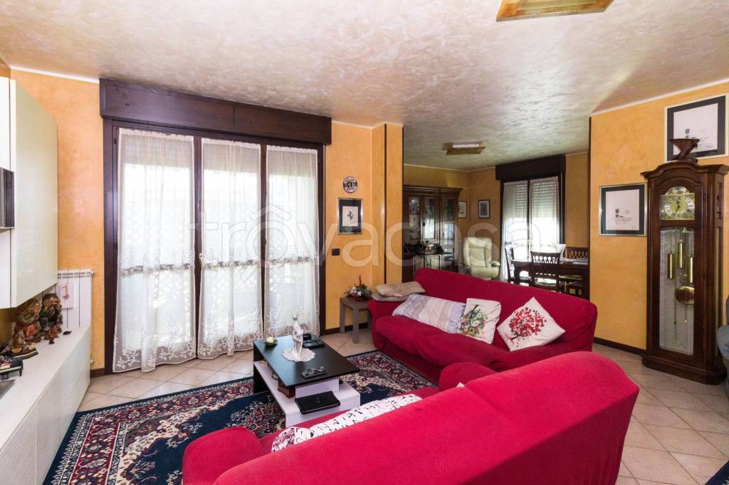 Appartamento in vendita a Modena via Luciano Manara