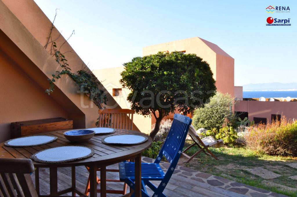 Villa a Schiera in vendita a Santa Teresa Gallura via Aa33