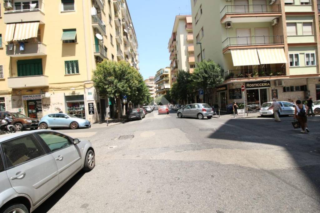 Appartamento in vendita a Napoli via Giuseppe Orsi