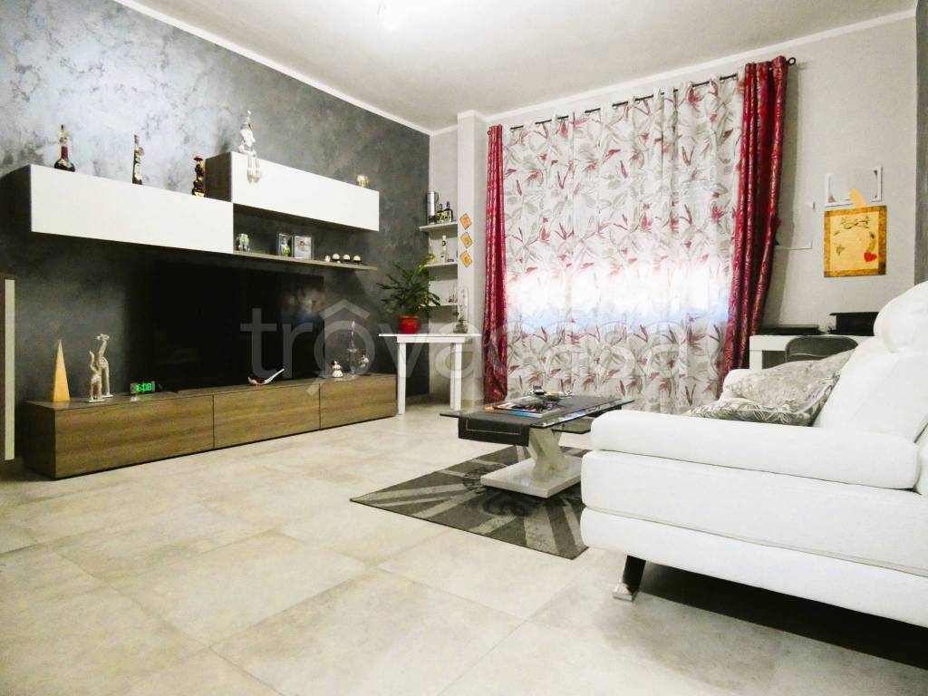 Appartamento in vendita a Bra via Europa