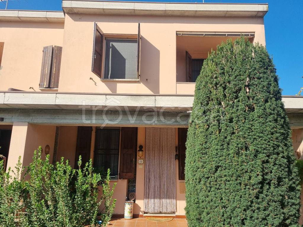 Villa a Schiera in vendita a Castello d'Argile via Luigi Longhi