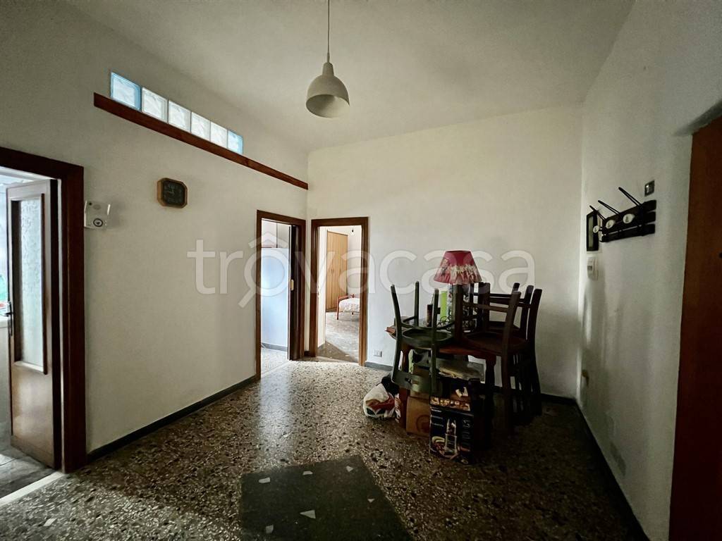 Appartamento in vendita a Roma via delle Agavi