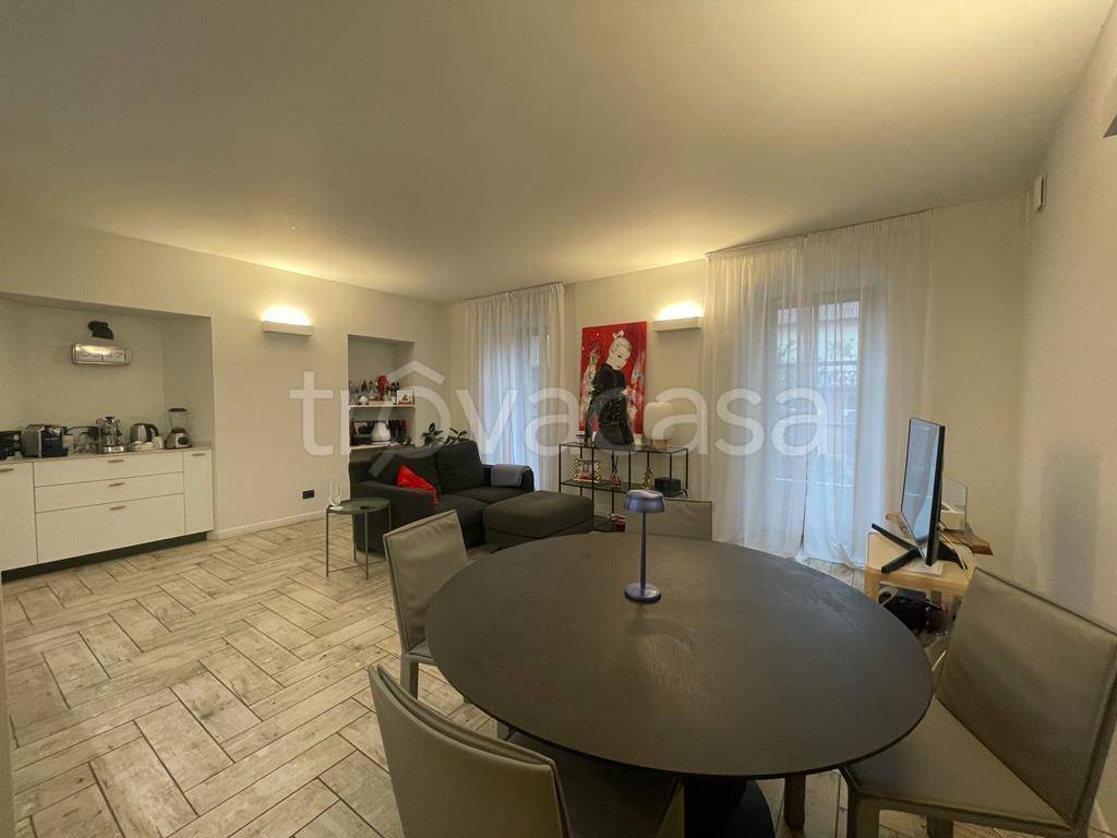 Appartamento in vendita a Giaveno piazza Molines, 38