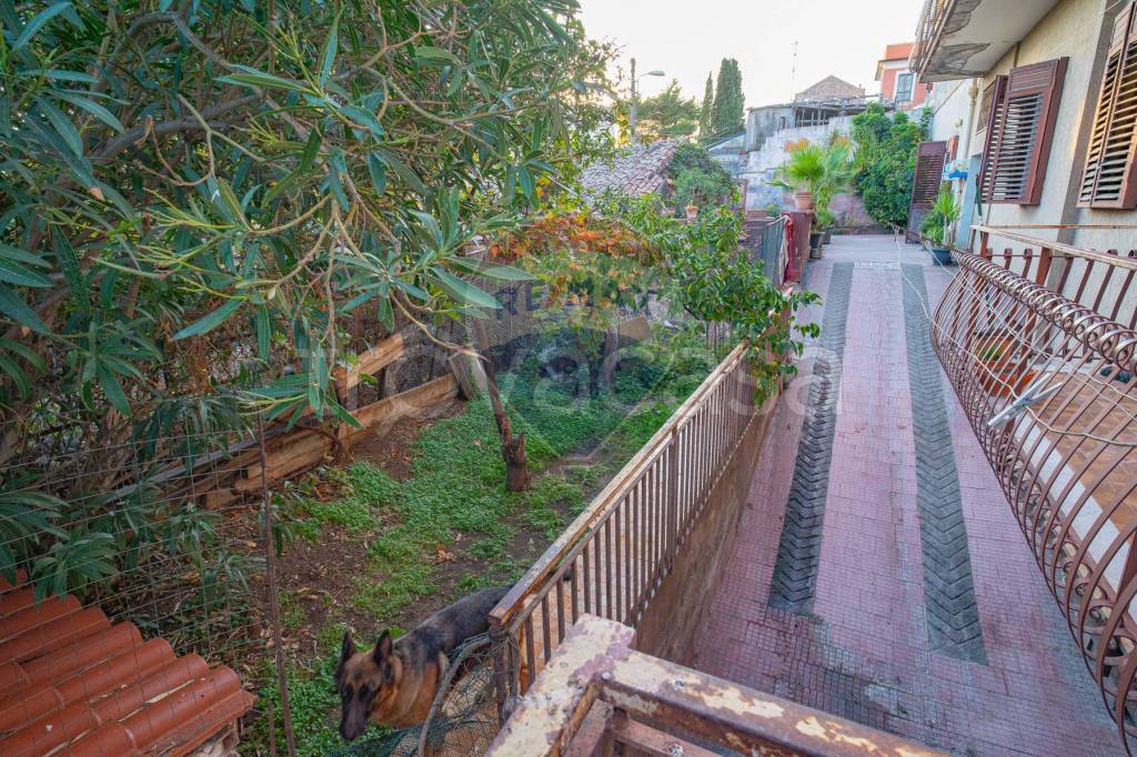 Casa Indipendente in vendita a Catania vico Dei Gerani, 5