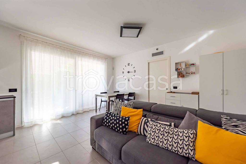 Appartamento in vendita a Uboldo via Aurelio Dell'Acqua 15