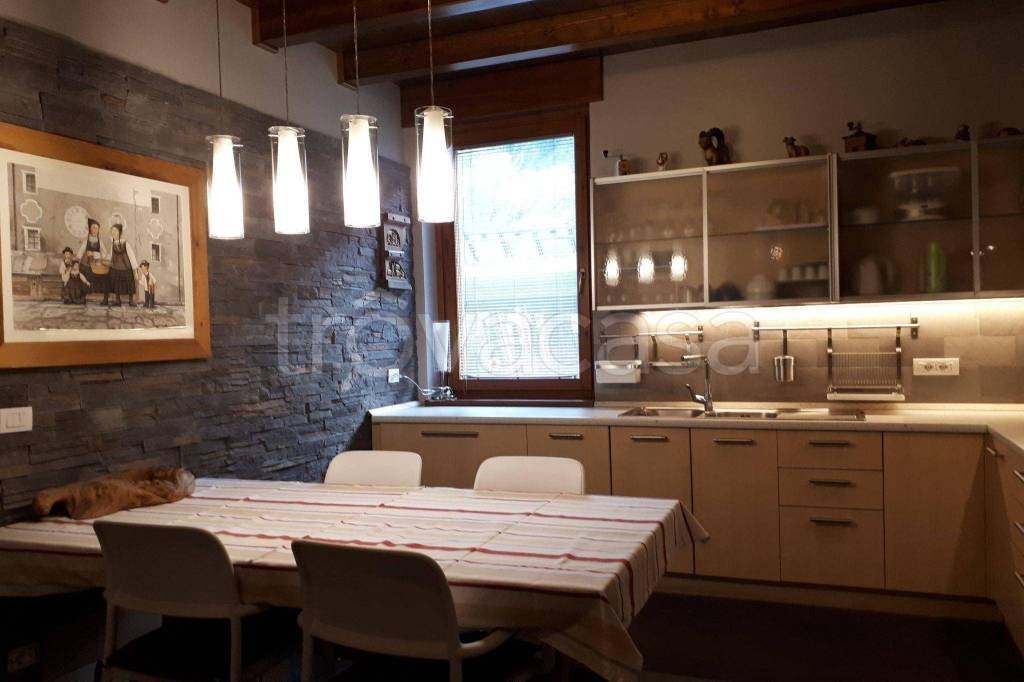 Appartamento in in vendita da privato a La Salle frazione Villaret, 21