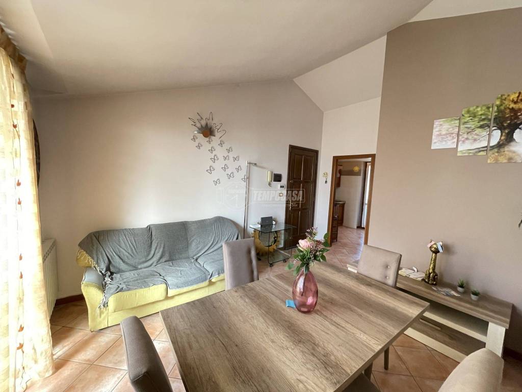 Appartamento in vendita a Castellamonte via martiri delle foibe 4