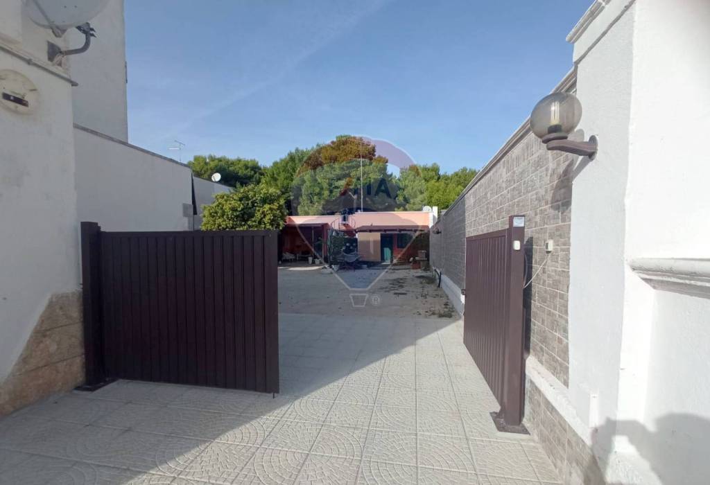 Casa Indipendente in vendita a Carovigno via Fortore, 20