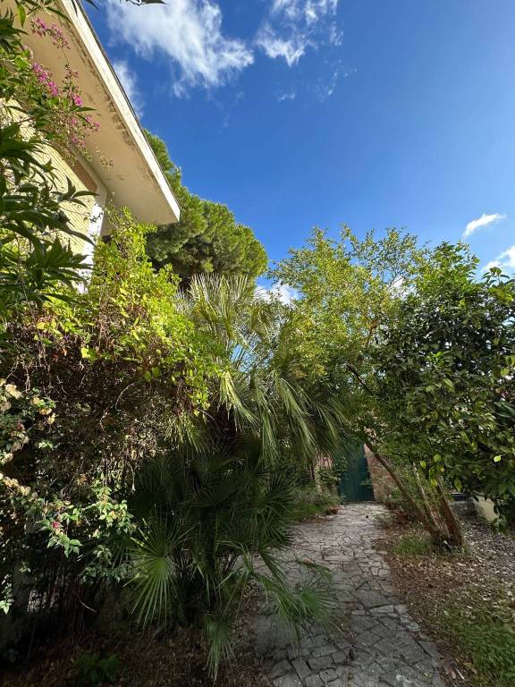 Villa Bifamiliare in in vendita da privato a Tarquinia via Rapinio