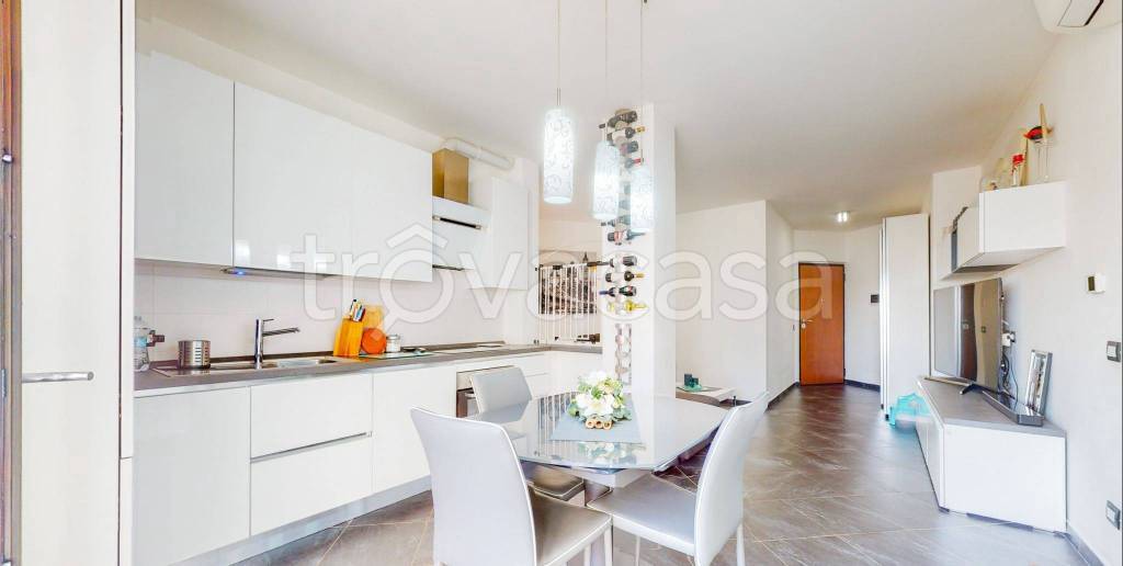 Appartamento in in vendita da privato a Cardano al Campo via Crenna, 4