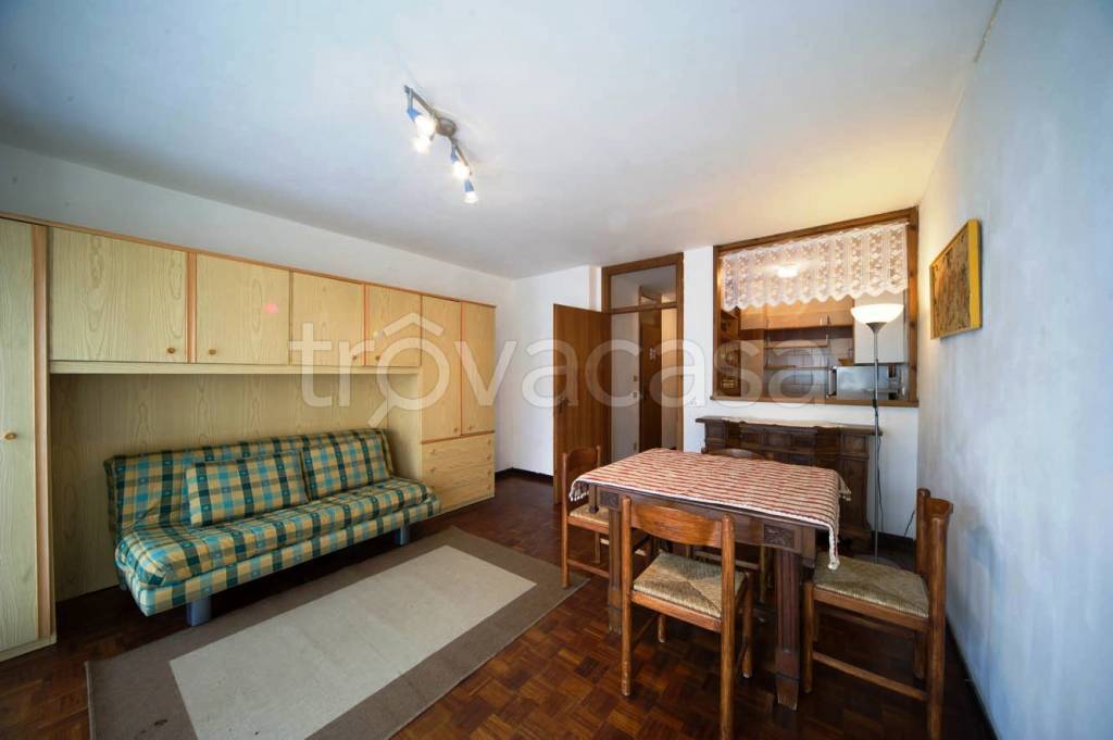 Appartamento in vendita a Bardonecchia via Ugo Foscolo, 6