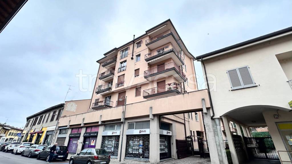 Appartamento in vendita a Magenta via Giuseppe Garibaldi, 79