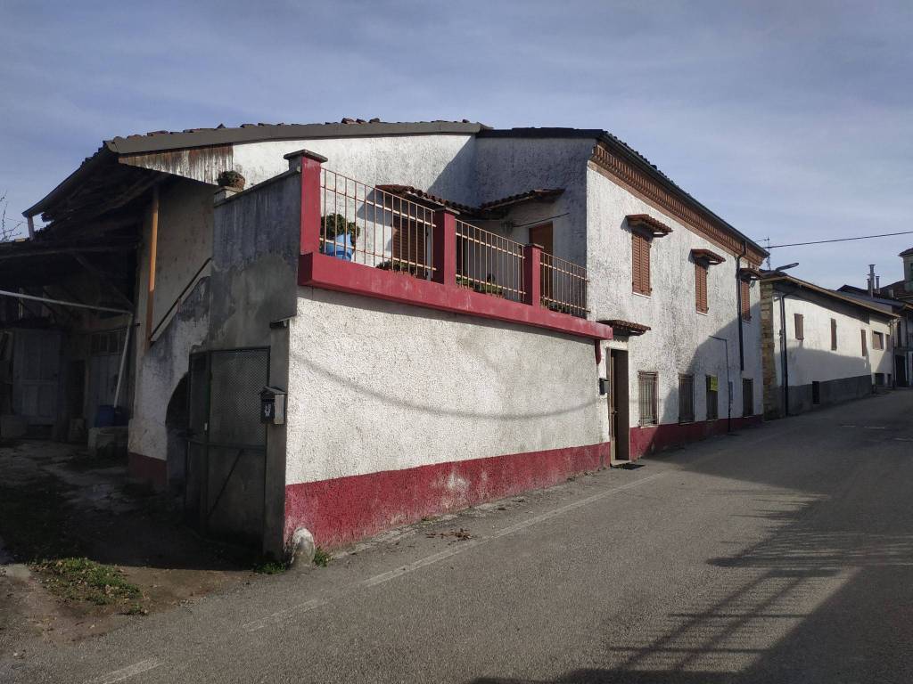 Villa in in vendita da privato a Camino via Vittorio Emanuele, 56