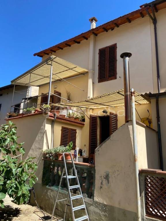 Casa Indipendente in in vendita da privato a Montevarchi viale Armando Diaz, 92