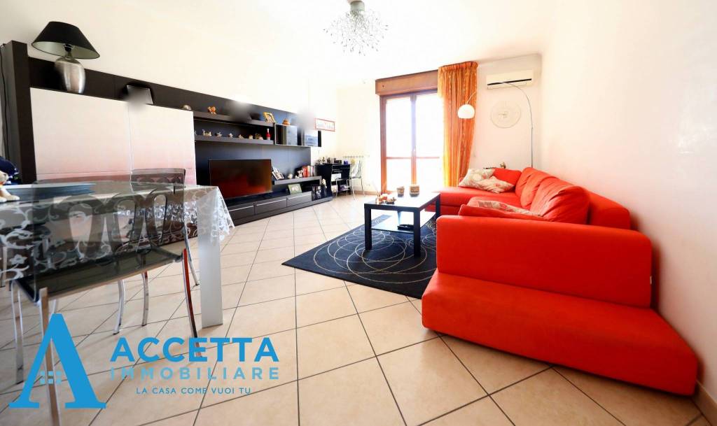 Appartamento in vendita a Taranto via Attica