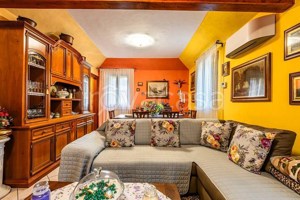 Appartamento in vendita ad Albino via Roma, 8