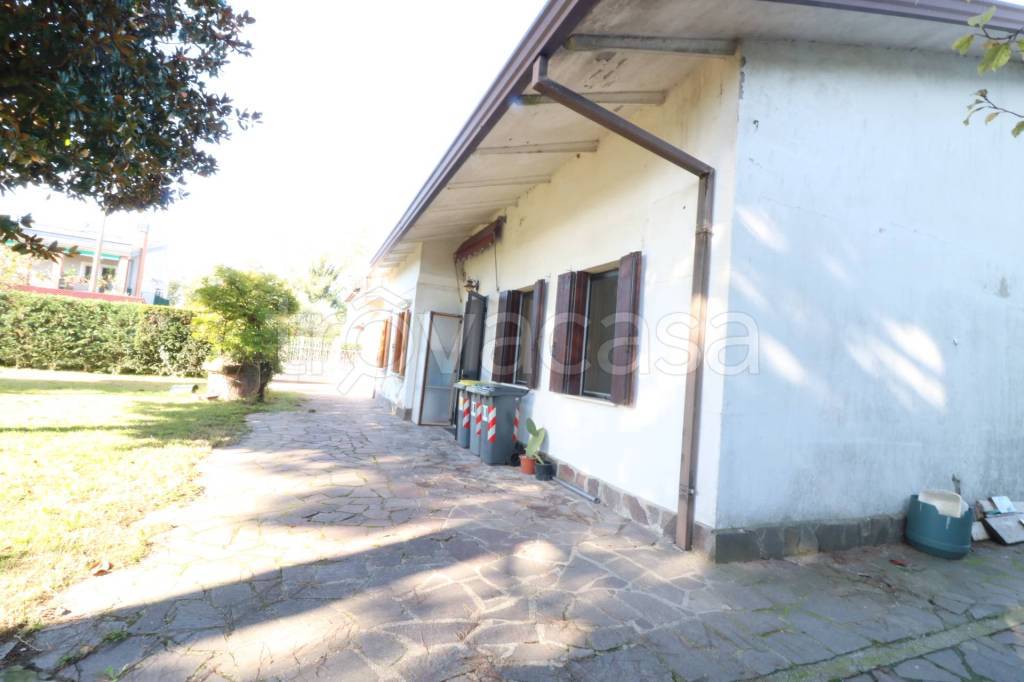 Villa Bifamiliare in vendita a Mira via Buse