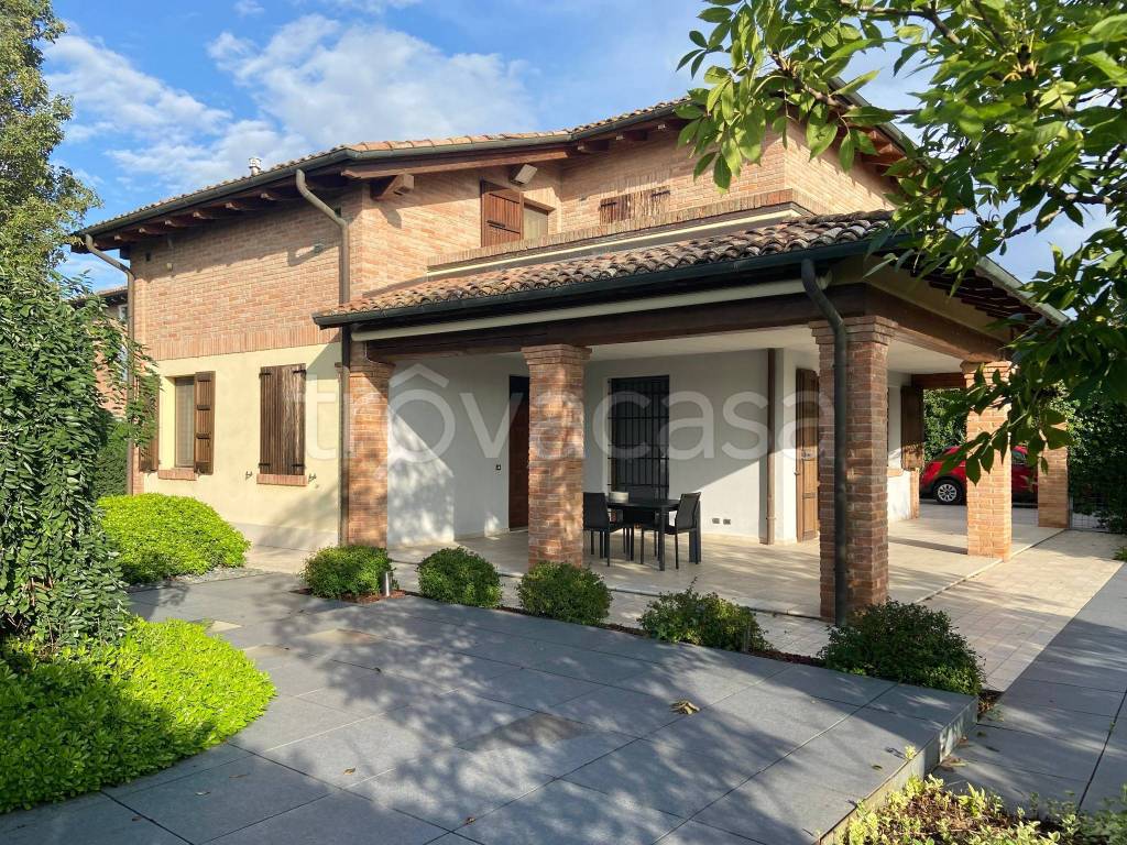 Villa in vendita a Castelfranco Emilia via Lunga