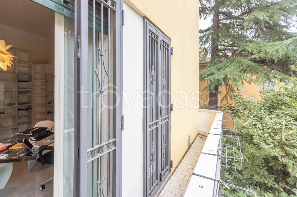 Appartamento in vendita a Bologna via San Mamolo, 78
