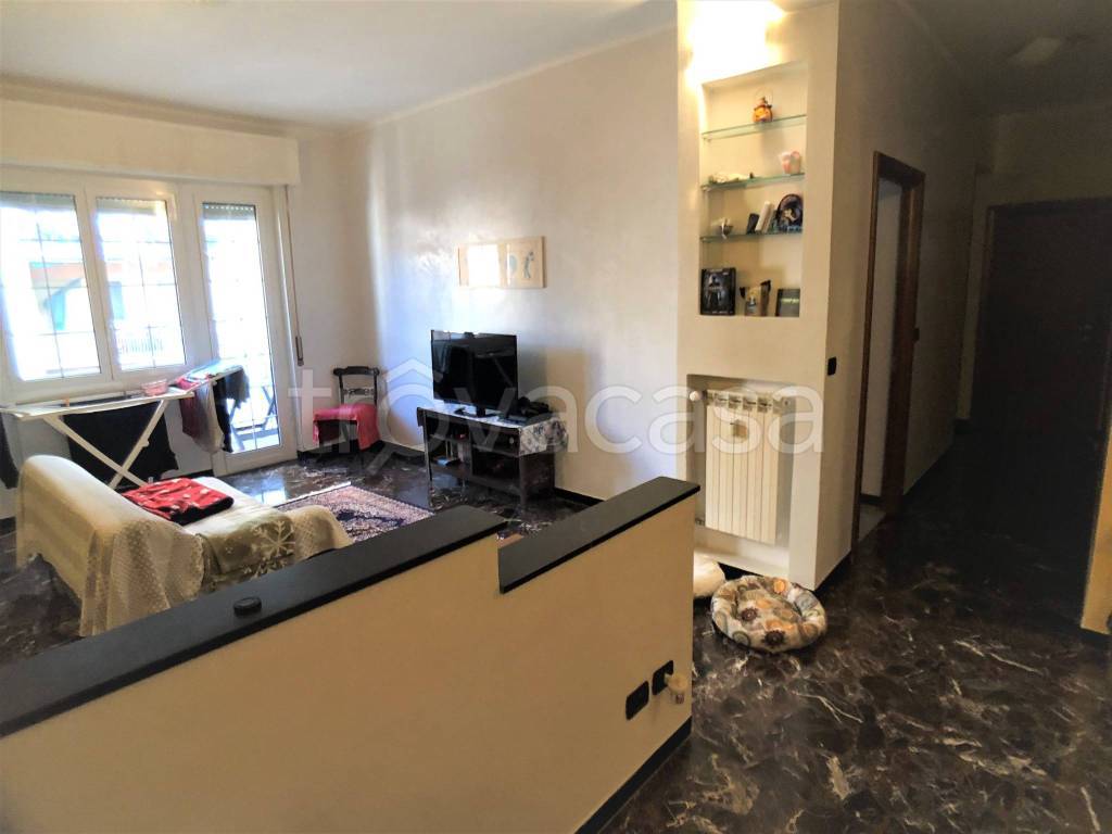 Appartamento in vendita a Genova via Stefanina Moro