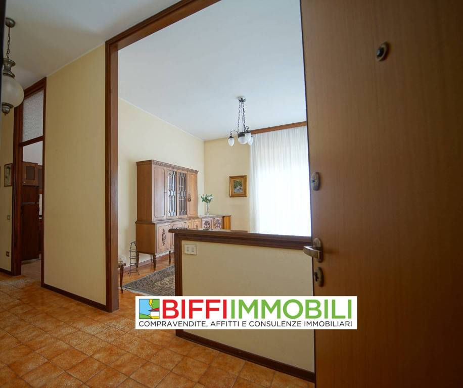 Appartamento in vendita a Barzanò via dell'Olmo