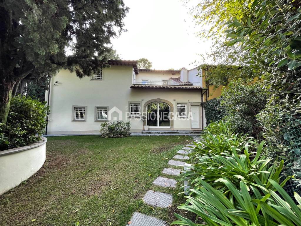 Villa a Schiera in vendita a Poggio a Caiano via Calcinaia