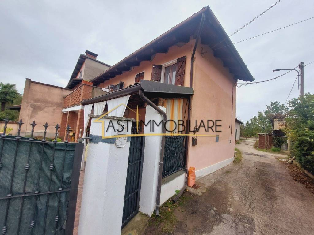 Rustico in vendita a Camerano Casasco via Bastia, 4