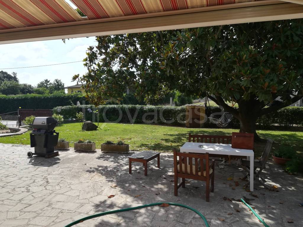 Villa all'asta ad Aprilia via dei Rutuli, 145