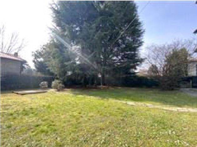 Villa all'asta a Carate Brianza via Vittorio Alfieri, 7