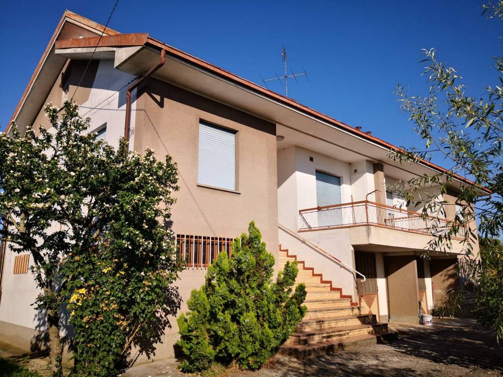 Villa Bifamiliare in vendita a Cuneo via Bombonina, 4