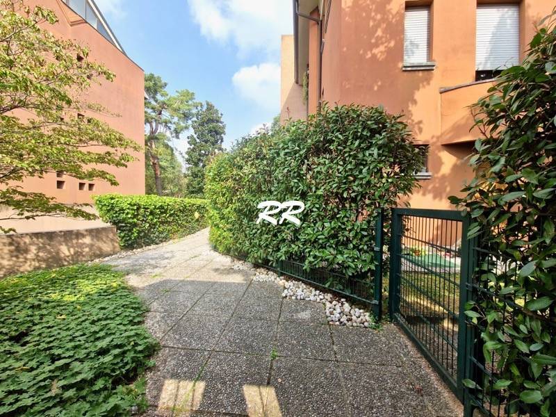 Appartamento in vendita ad Arcore via Vittorio Veneto, 39