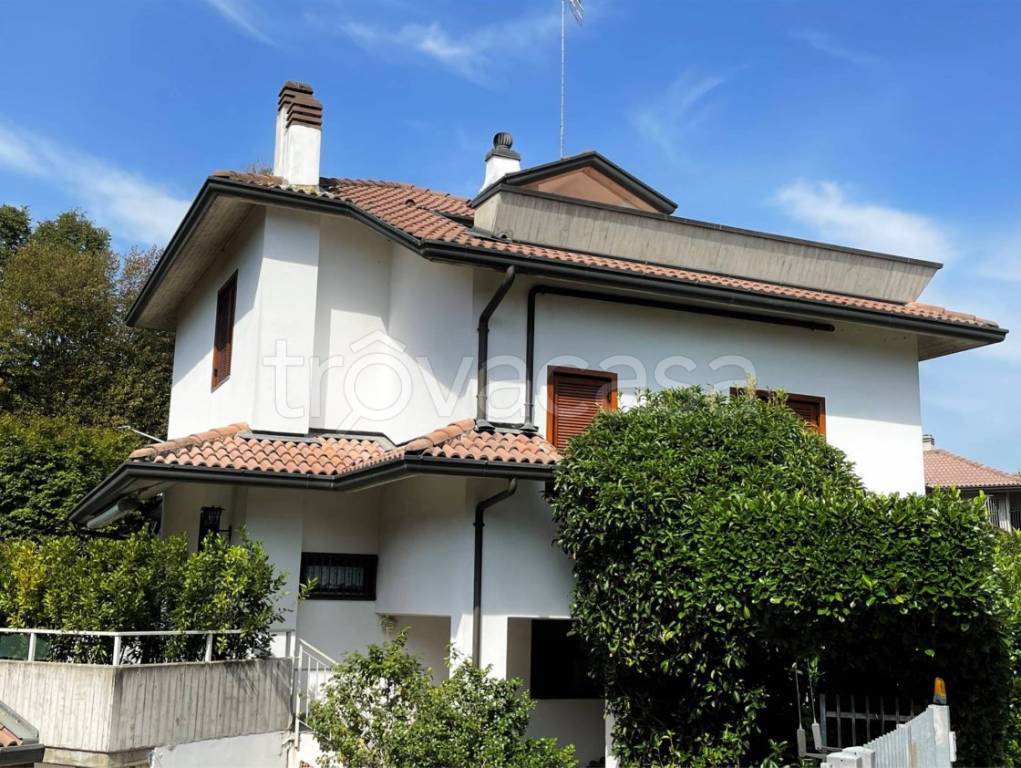 Villa in in vendita da privato ad Arcore viale Brianza, 46