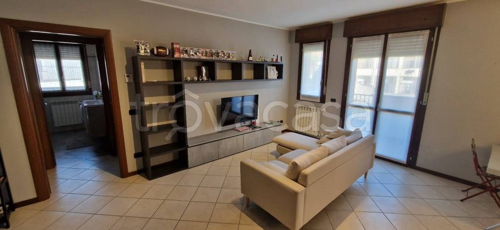 Appartamento in vendita a Trecate via Udine