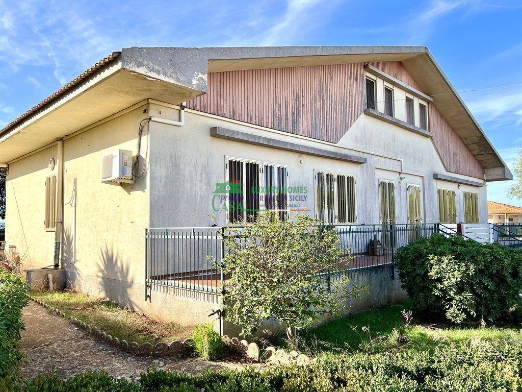 Villa Bifamiliare in vendita a Ragusa