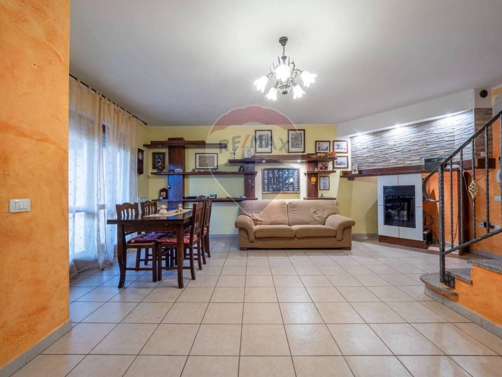 Villa a Schiera in vendita a Uta via Oristano, 27