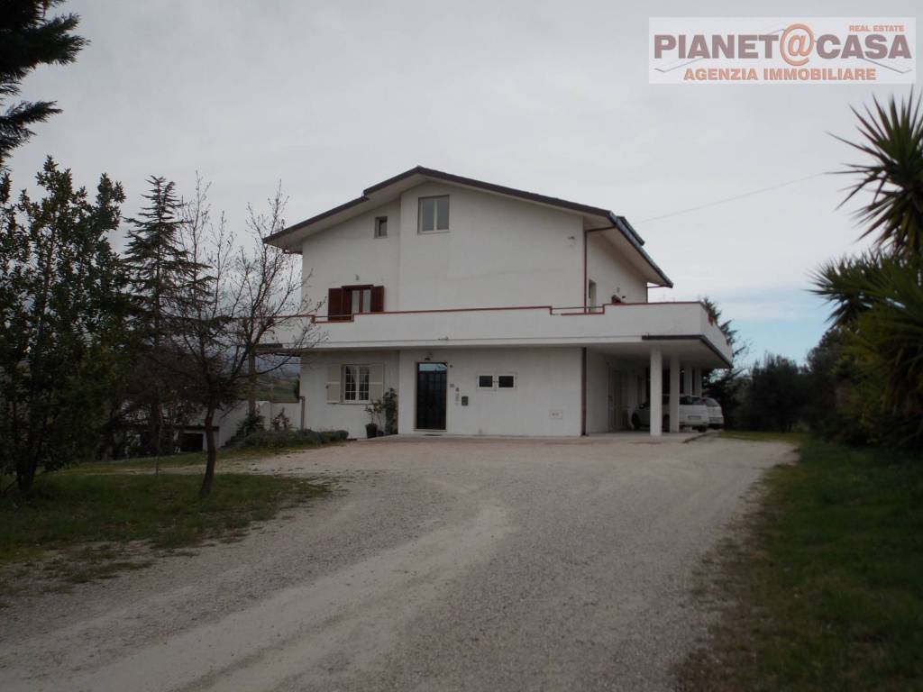 Villa in vendita a Sant'Omero san Salvatore a Torre