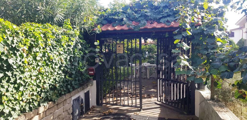 Villa Bifamiliare in vendita ad Anguillara Sabazia via Cristoforo Colombo