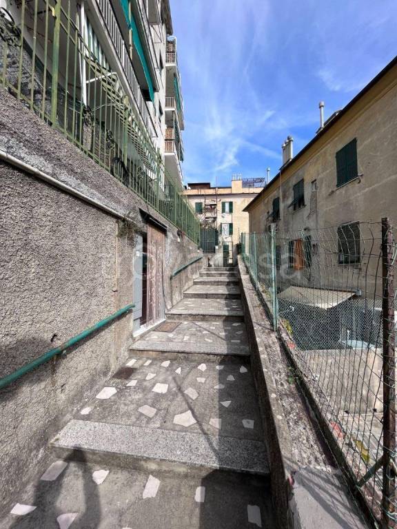 Appartamento in vendita a Genova via Piero Pinetti, 78a