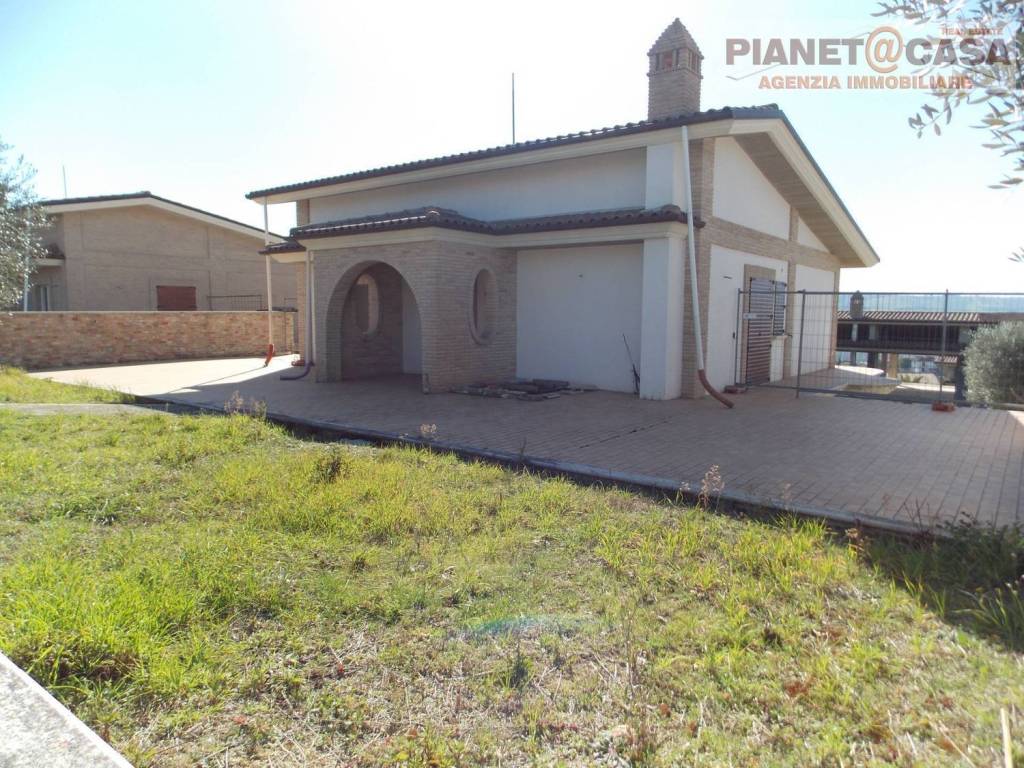 Villa in vendita a Colli del Tronto via San Silvestro