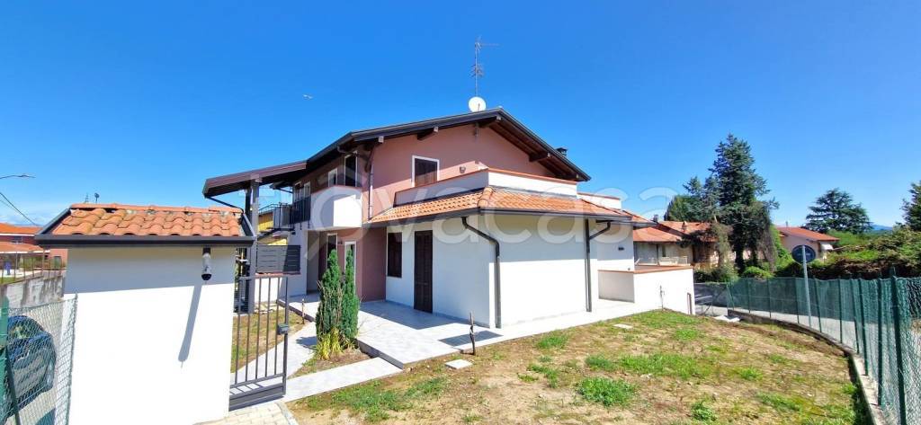 Appartamento in vendita a Golasecca via Monte Tabor, 15