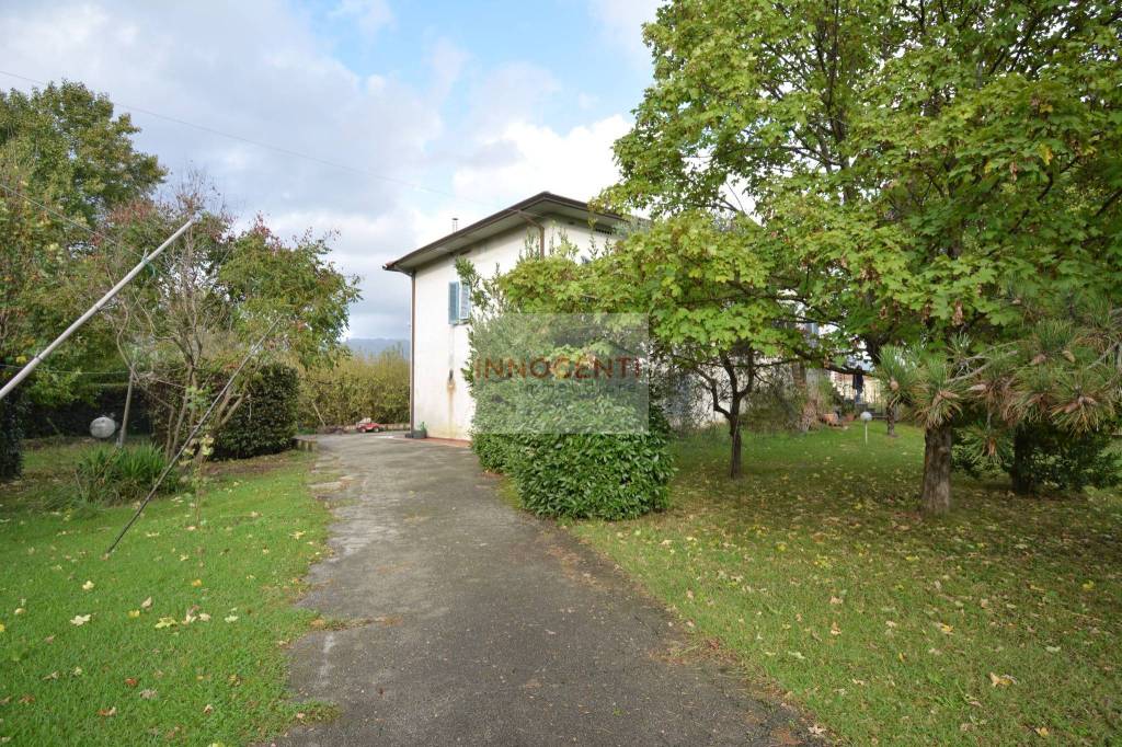 Villa in vendita a Lucca via del Loreto