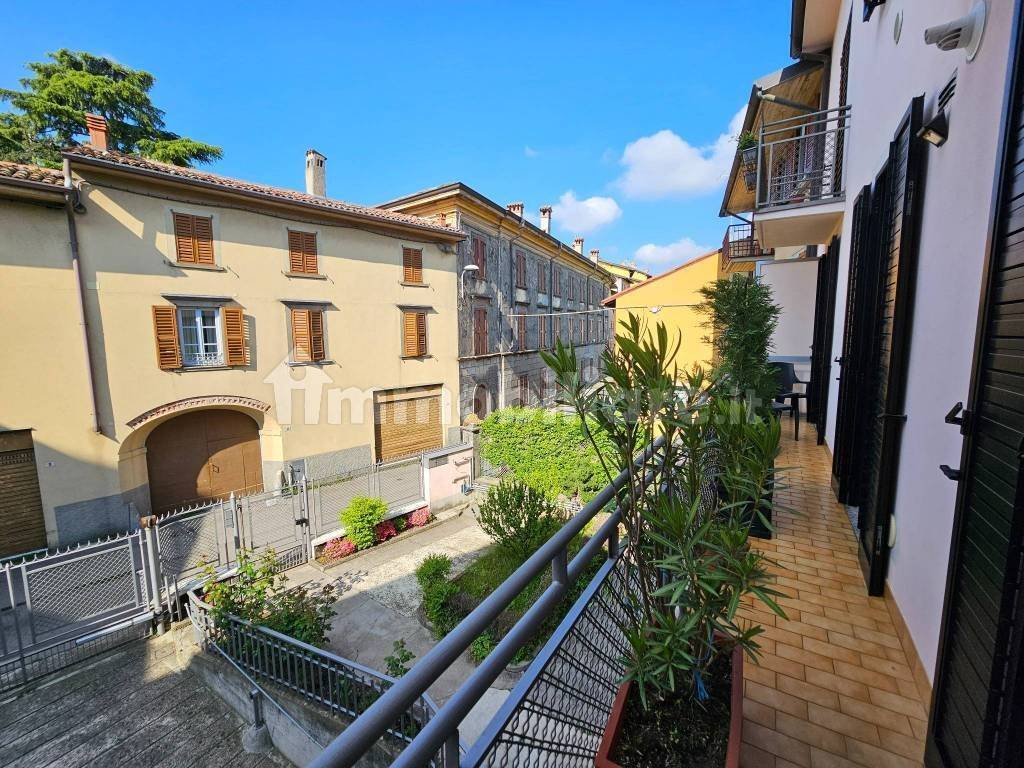 Appartamento in vendita ad Almenno San Bartolomeo via Vignola