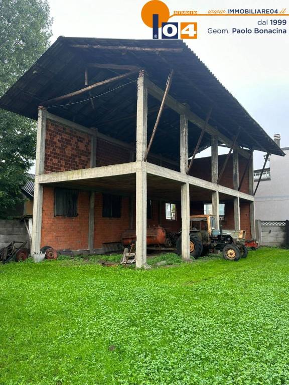 Rustico in vendita a Cesano Maderno via Achille Grandi