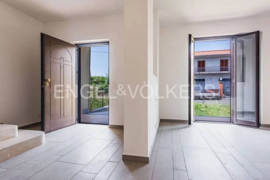 Villa a Schiera in vendita ad Acireale via Provinciale per Riposto, 245B