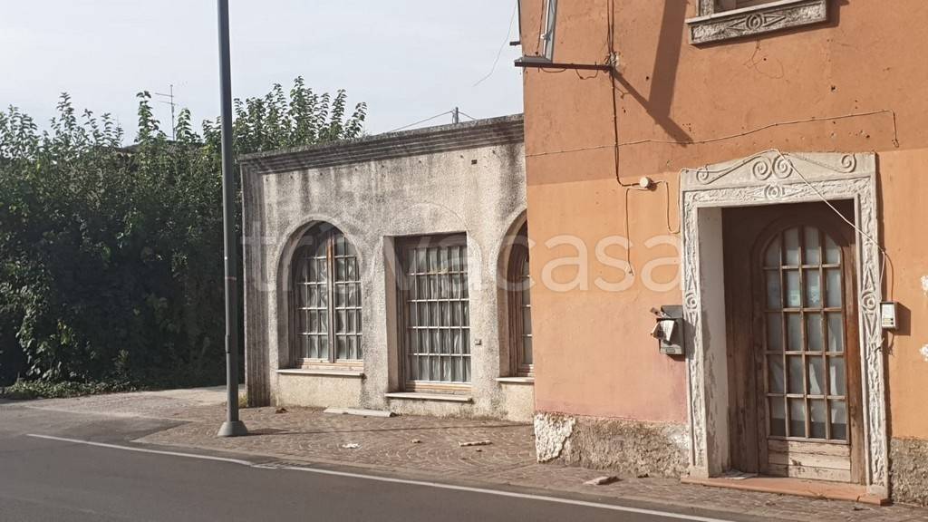 Intero Stabile in vendita a Oppeano