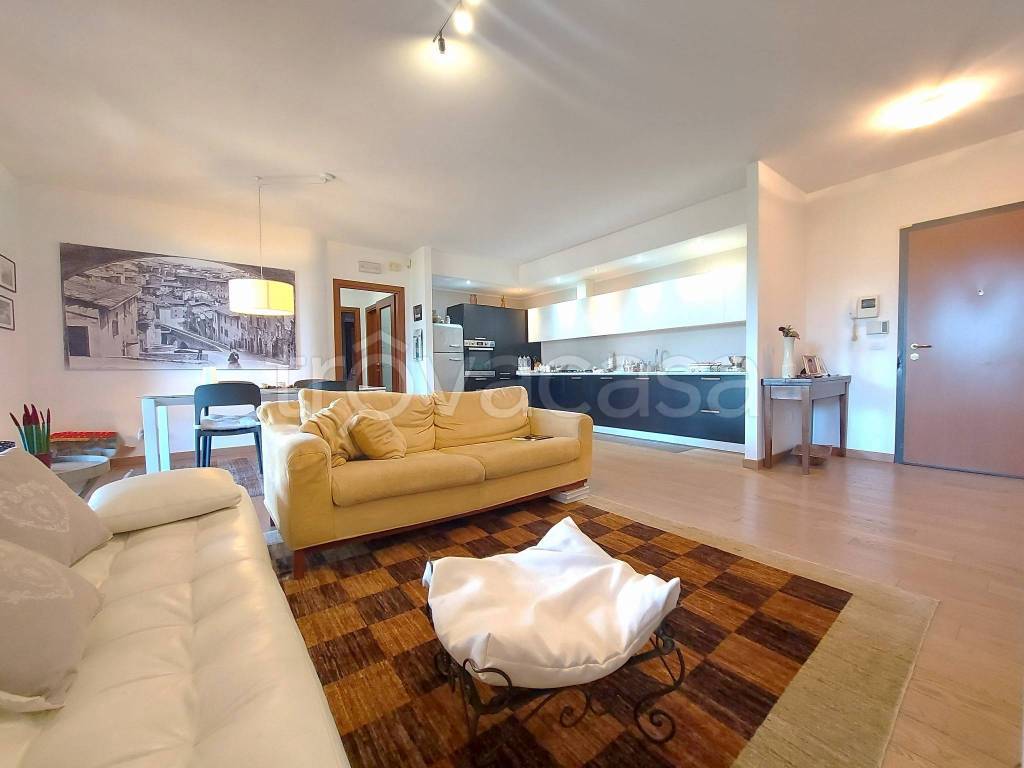 Appartamento in vendita a Corciano via Felice Cavallotti, 27