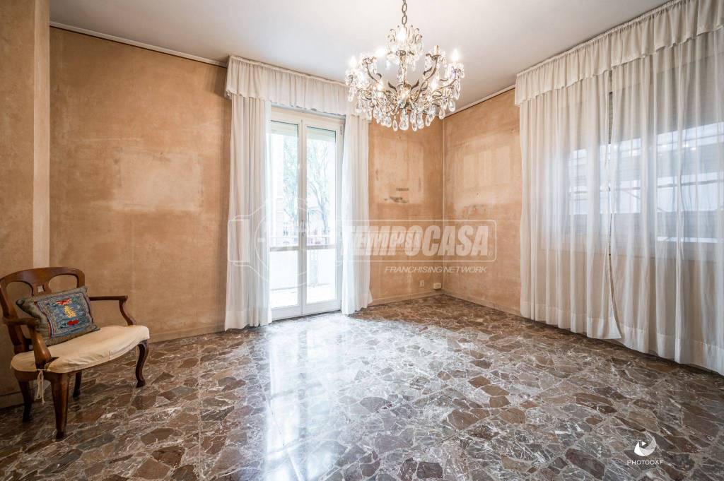 Appartamento in vendita a Modena via mascagni 75